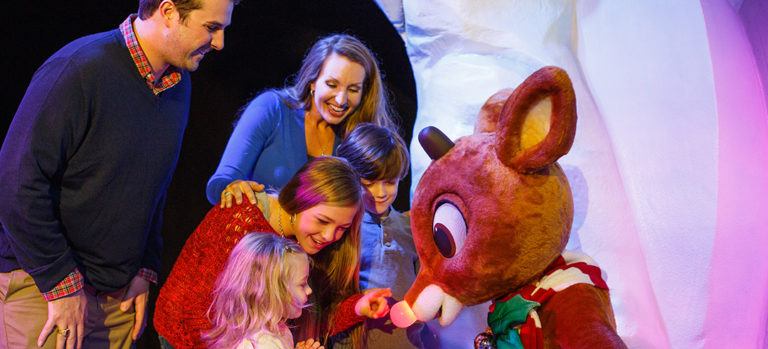 Dollywood’s Smoky Mountain Christmas Shows - Accommodations by Willow ...